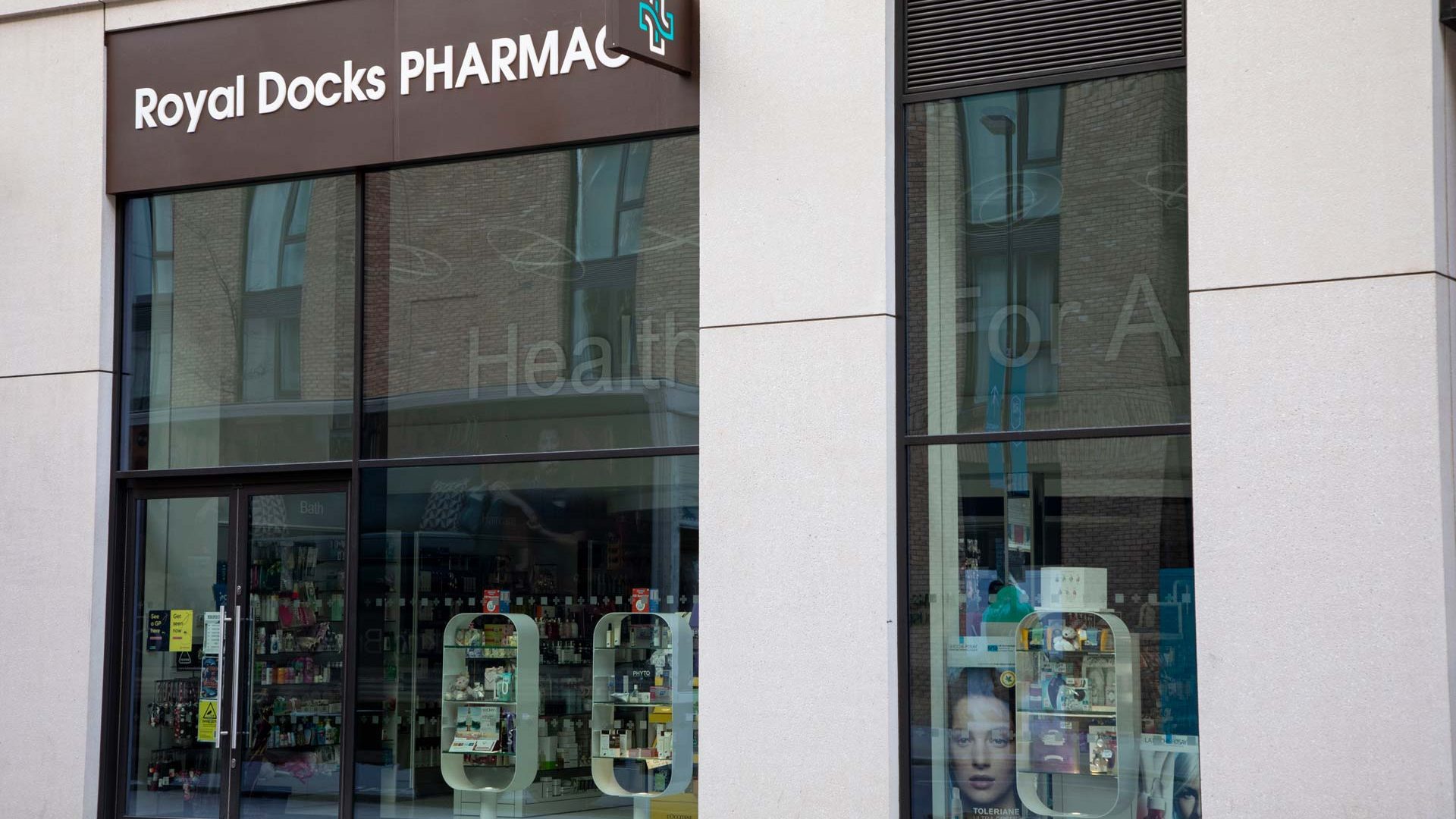 Royal Wharf Development | Residential & Commercial Project